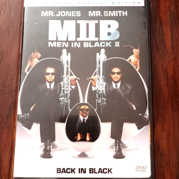 Columbia | Media | Miib Men In Black Ii On Dvd Will Smith | Poshmark